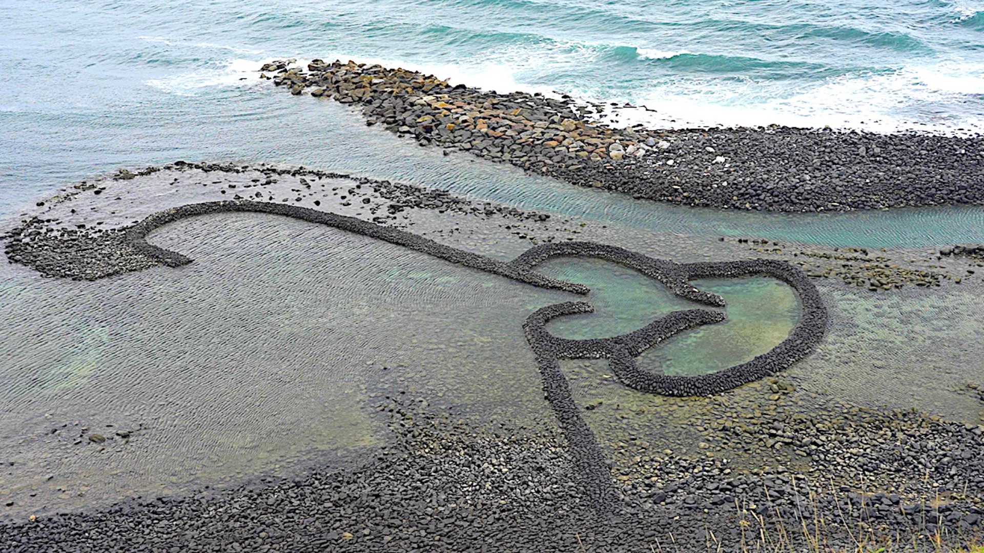 Stone weirs served as fish traps in Taiwan’s outlying county - TaiwanPlus