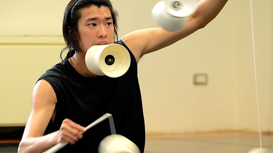 Circus Performer Showcases His Passion for Diabolo - TaiwanPlus
