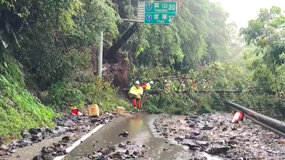 81 Still Trapped at Taiwan Mountain Resort After Heavy Rain and ...
