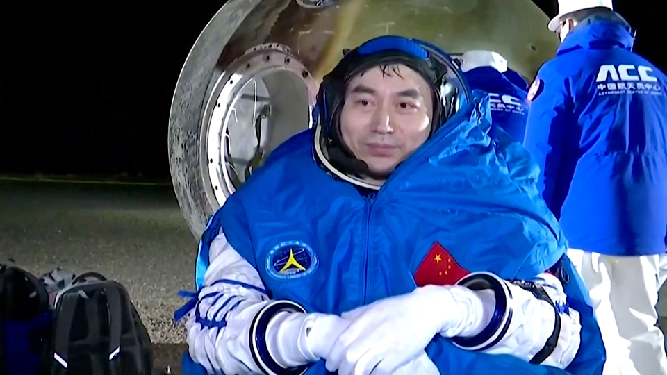 China's Shenzhou-18 Spacecraft Returns to Earth - TaiwanPlus