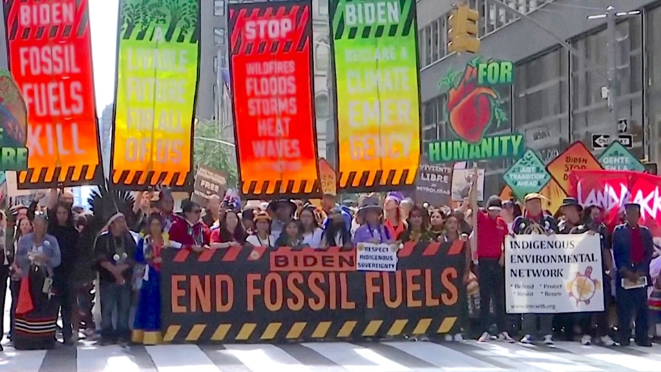 Thousands Rally in New York Demanding End to Fossil Fuels - TaiwanPlus