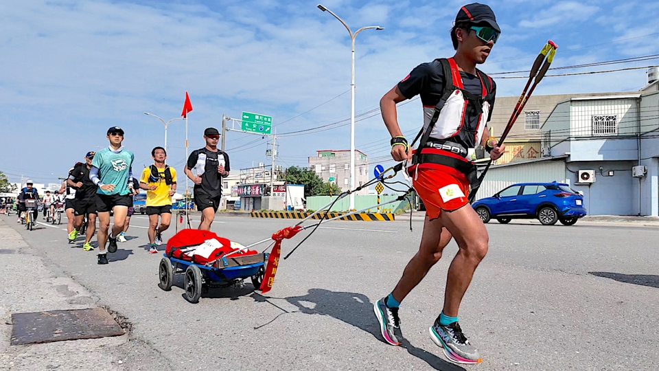 Ultramarathon Runner Tommy Chen Gets Ready for Arctic Circle - TaiwanPlus