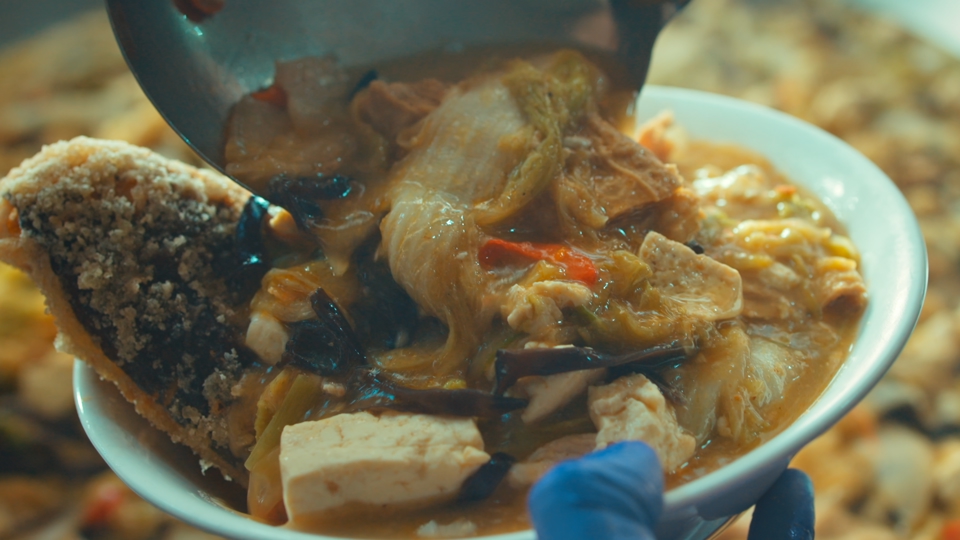 Fish Head Casserole-Have You Eaten Yet? Tasting Taiwan Ep. 5 - TaiwanPlus